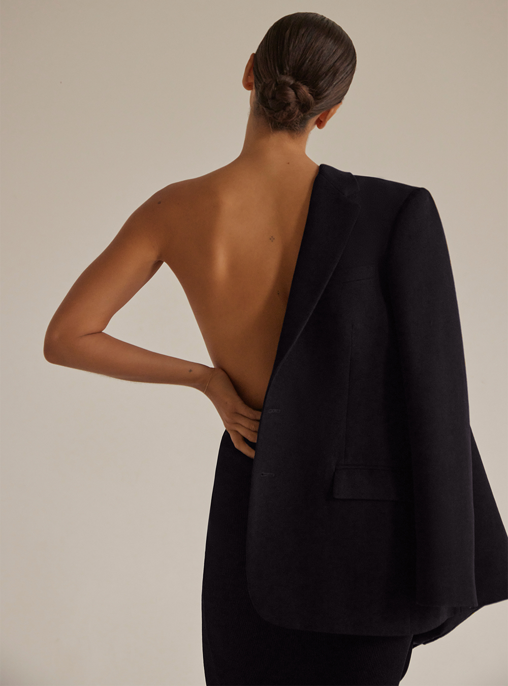 RE-EMERGENCE – Intimo